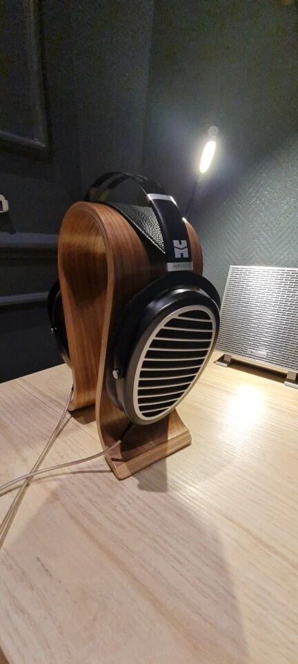 Wooden Headset Holder - Setupedia Store